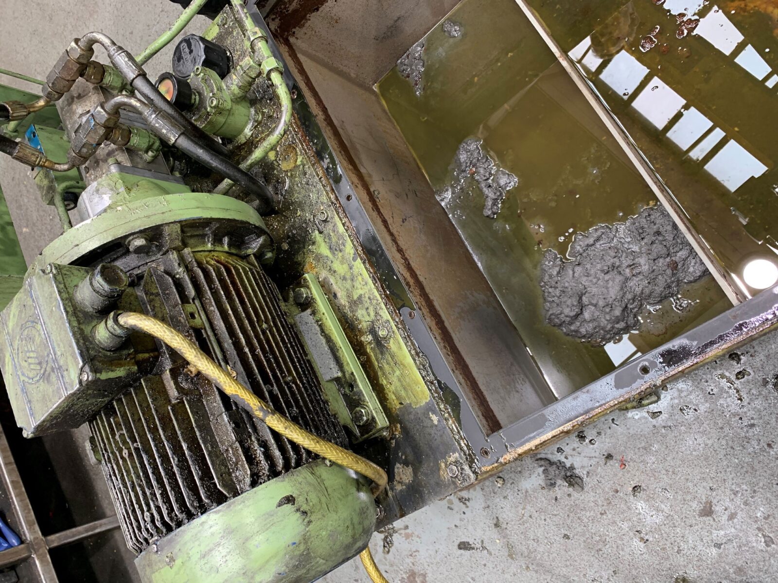 What’s lurking in your lube oil Tank? - LEARN OIL ANALYSIS